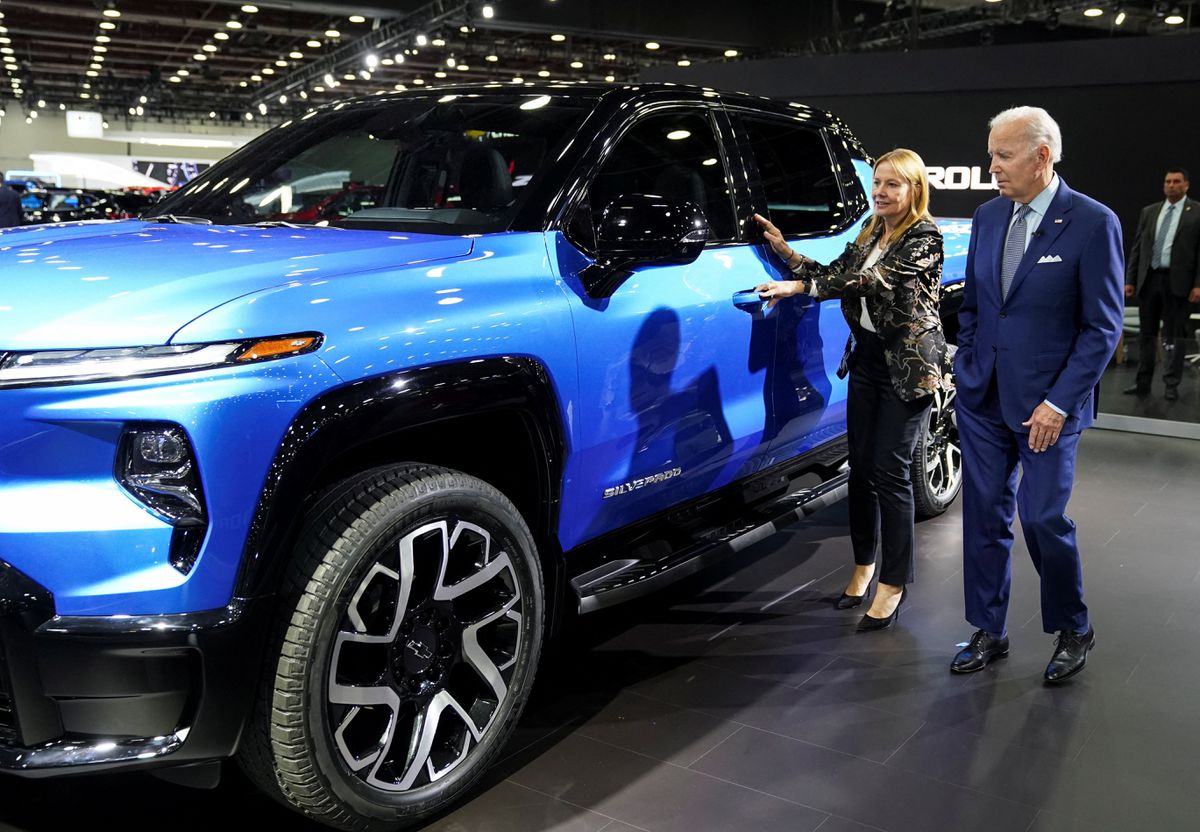 President Biden promotes American EV manufacturing at Detroit Auto Show