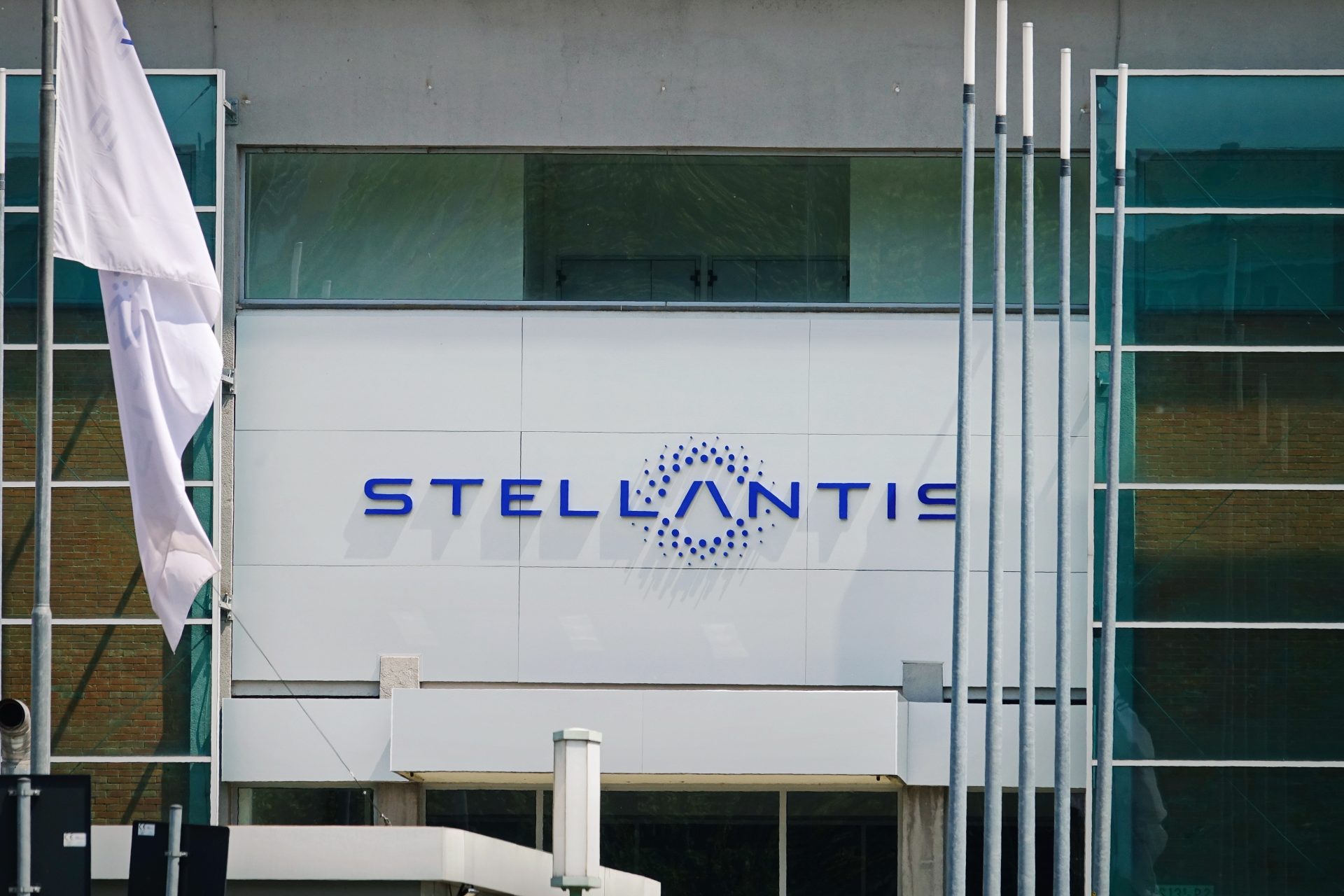 Stellantis to offer 6,400 U.S. employees voluntary buyouts after UAW ...