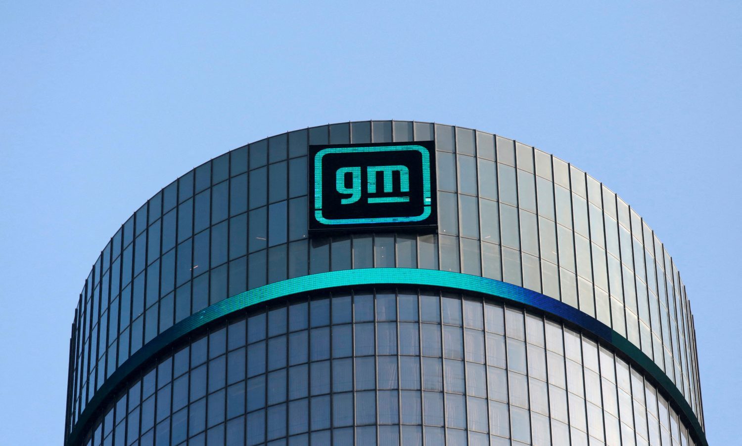 GM announces executive changes in manufacturing and software