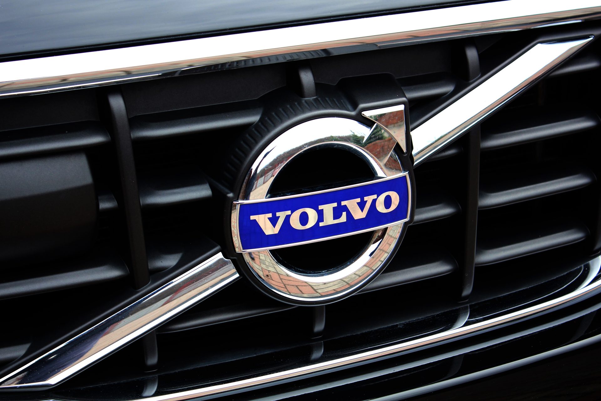 Volvo Cars introduces a ‘battery passport’ to track metals in EV batteries