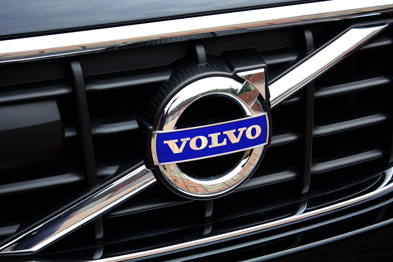 Volvo Cars introduces a ‘battery passport’ to track metals in EV batteries