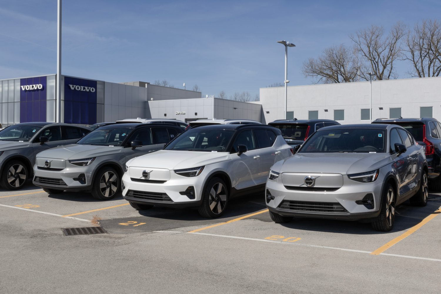 Volvo revises 2030 EV goal, plans to keep hybrids in lineup
