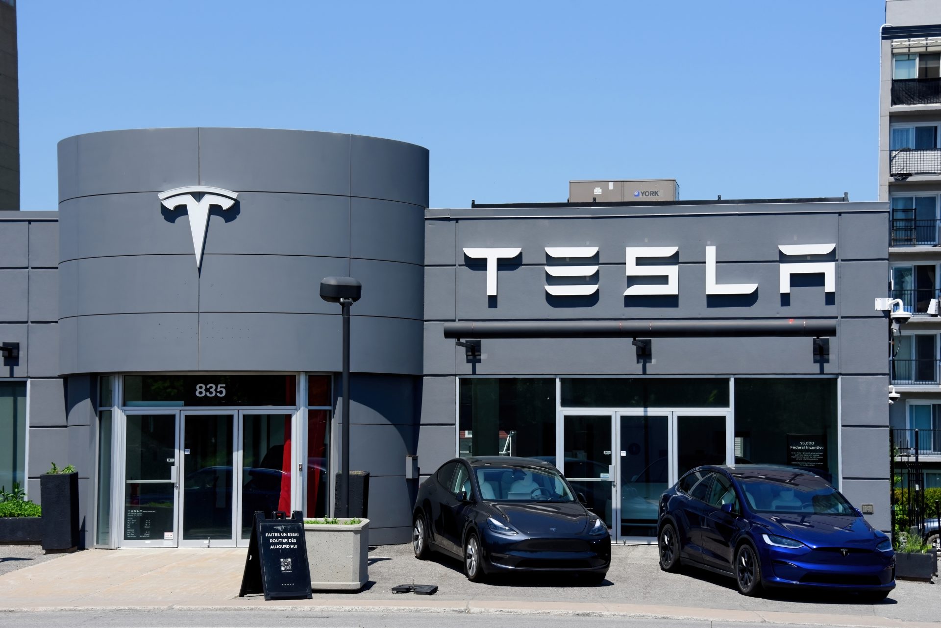 Tesla's global deliveries rebound in Q3, but pressure mounts for strong ...