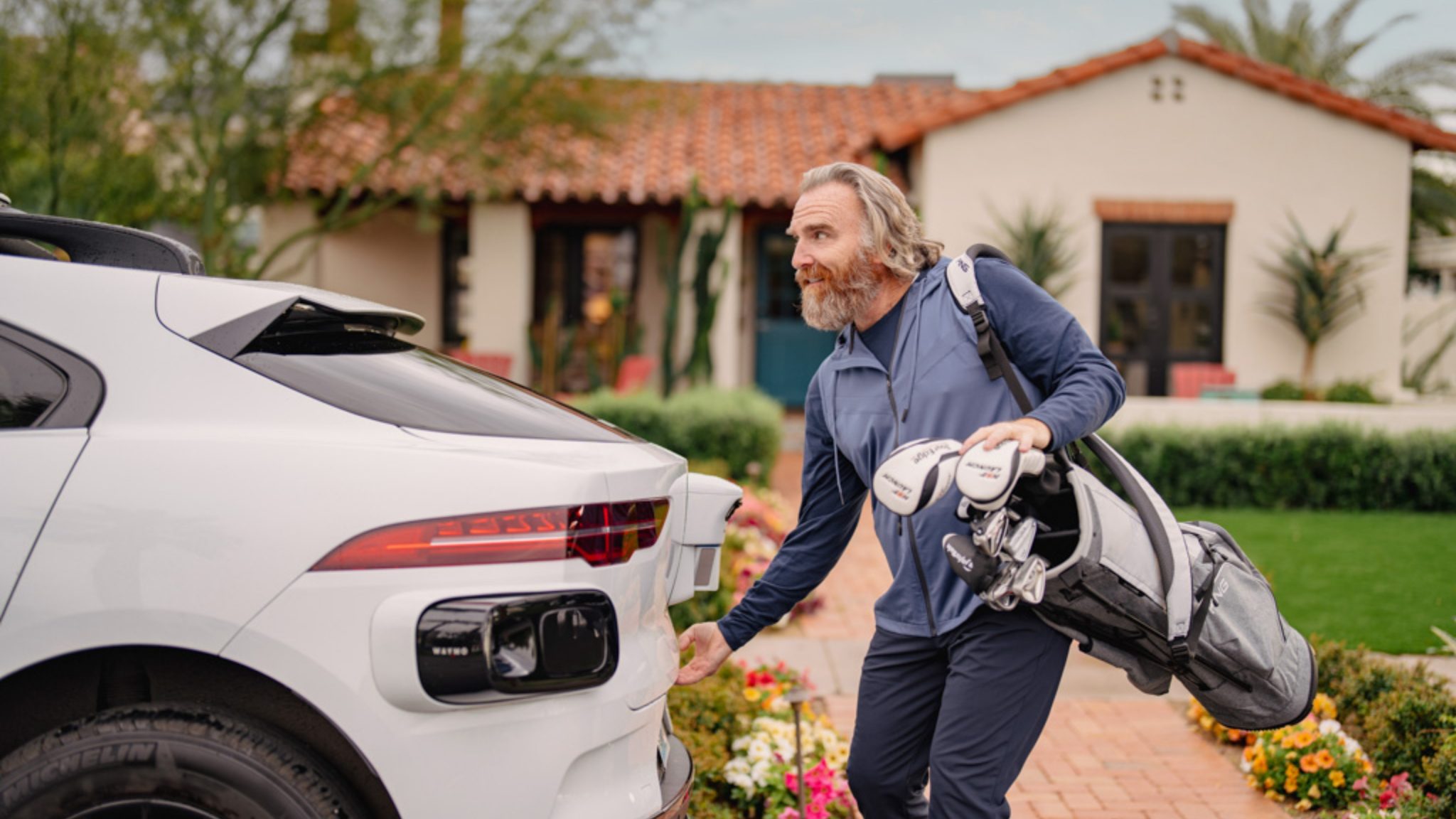 Waymo moves beyond fleets with Toyota self-driving car partnership