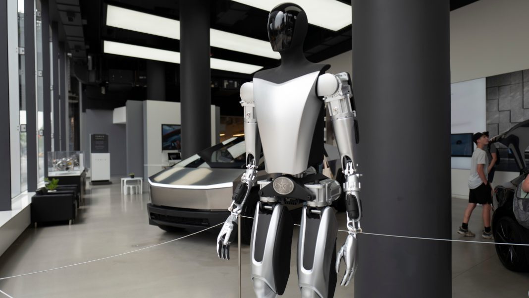 Tesla executive behind '$25 trillion' Optimus humanoid robot resigns