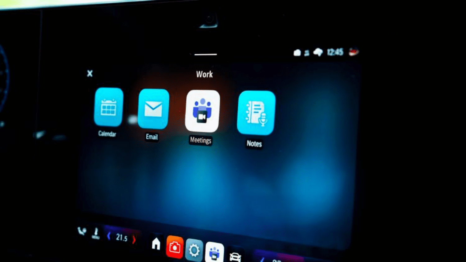 Mercedes-Benz expands collaboration with Microsoft to boost in-car ...