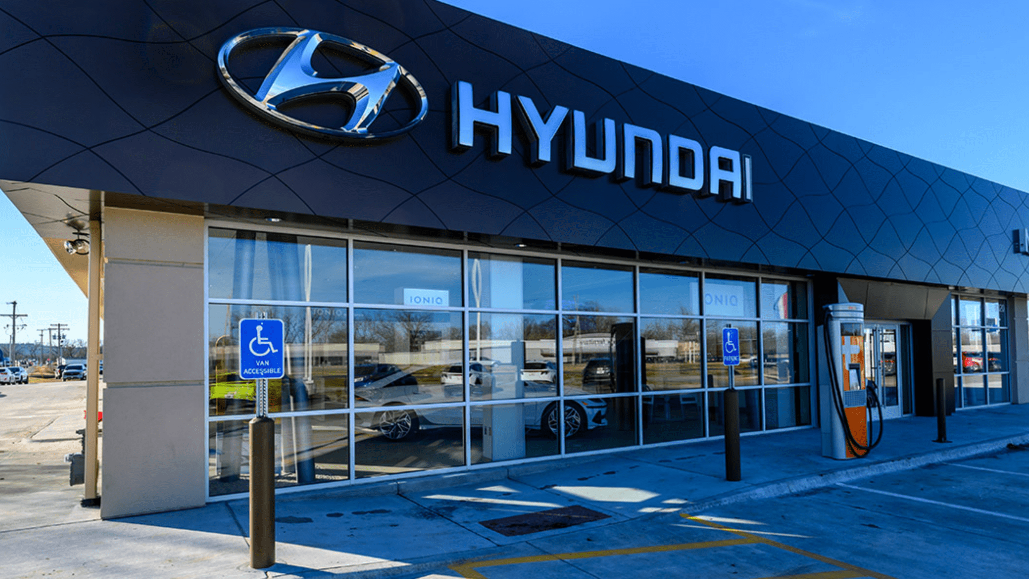2Auto Group Expands with Manhattan Ford and Hyundai Acquisition
