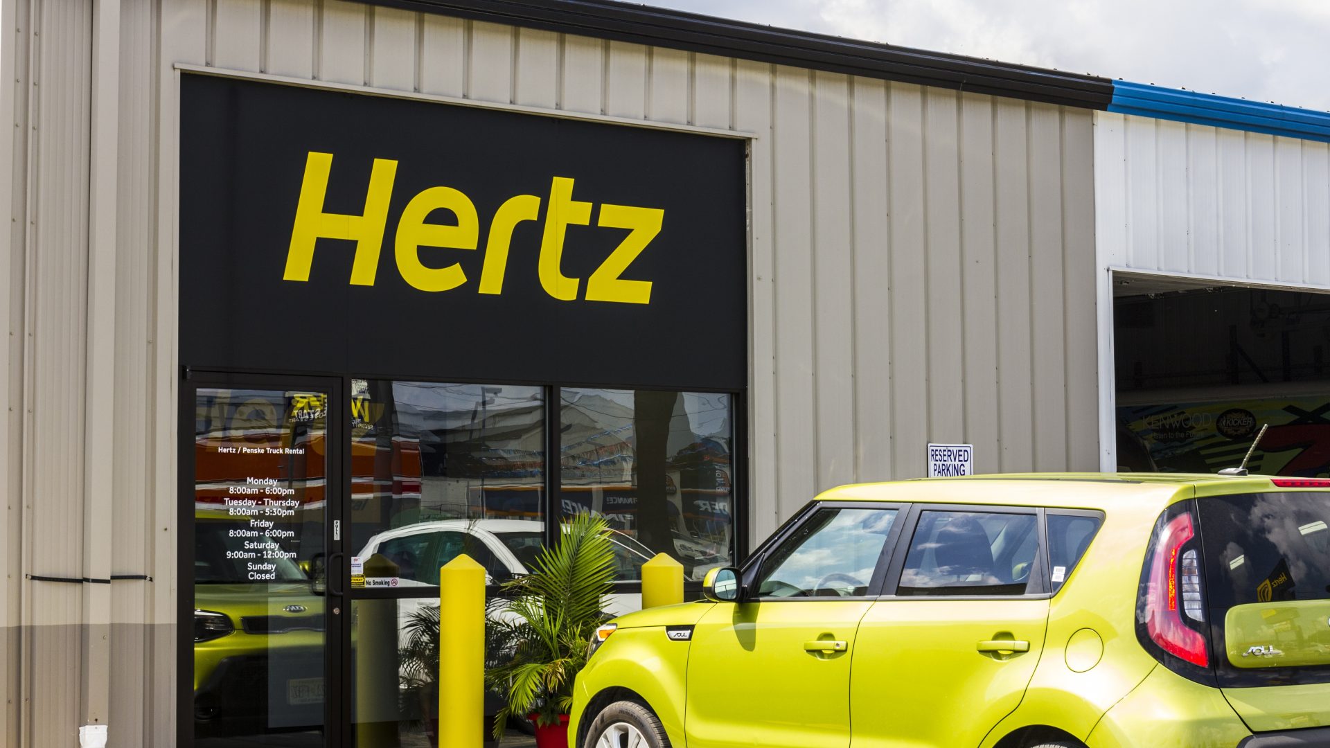 Hertz expands direct-to-consumer sales with new online platform