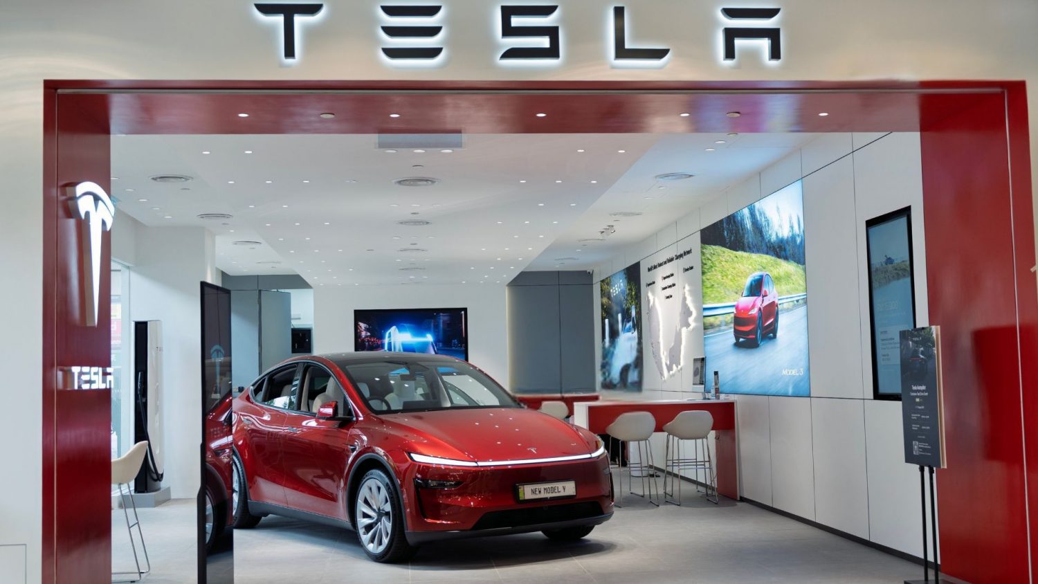 NHTSA opens probe into Tesla Model Y door handle failures