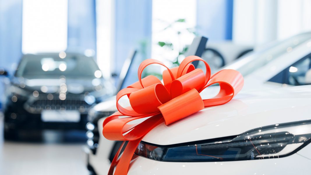 New-vehicle inventory rises as automakers brace for holiday demand