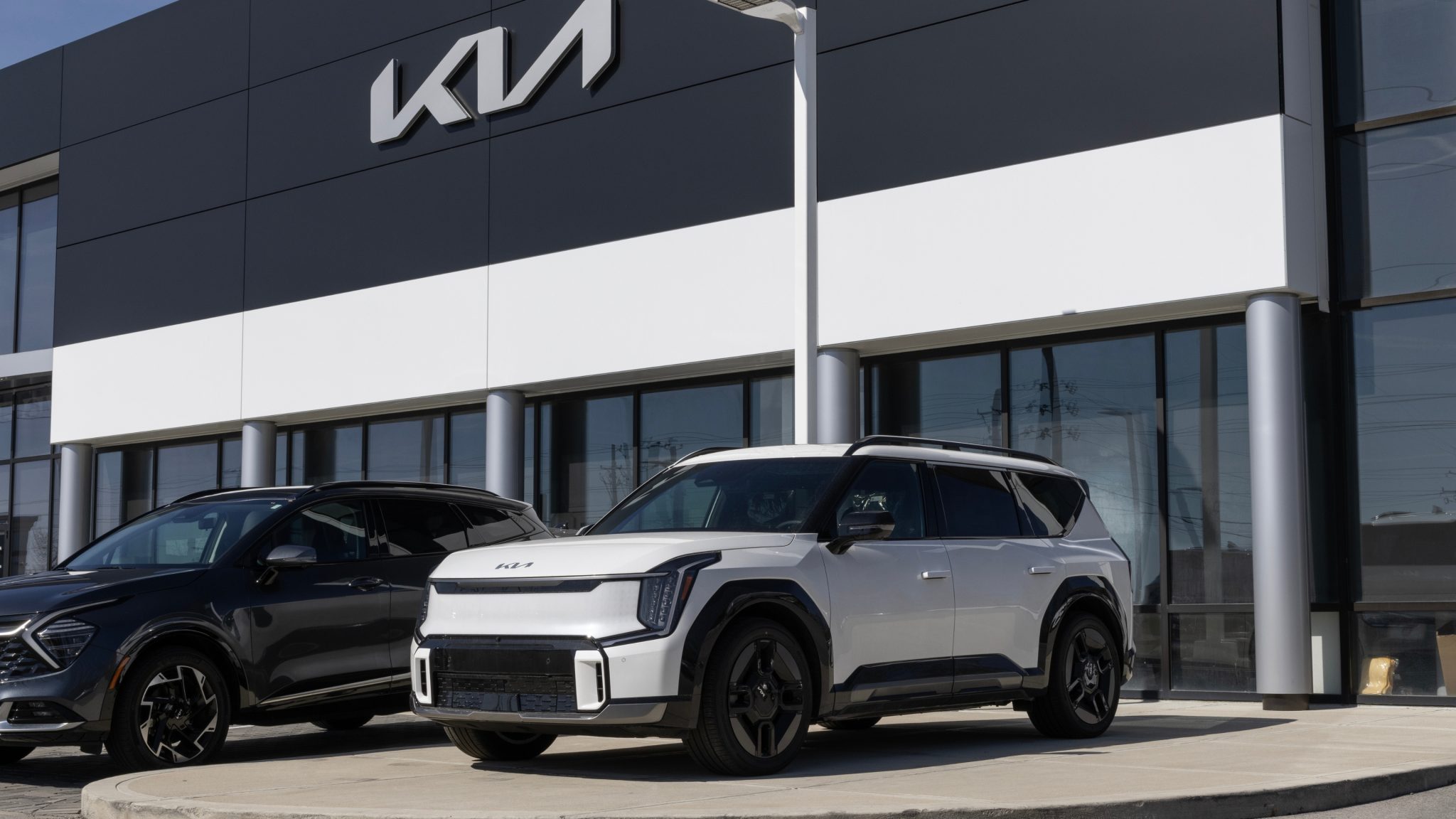 Kia promotes $10K discount on all EV models