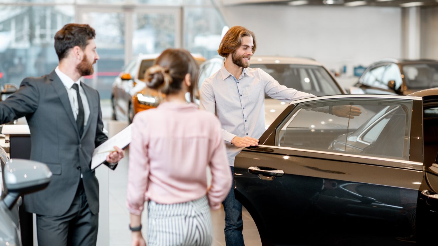 Used-vehicle market posts late-year gains as inventory stays tight